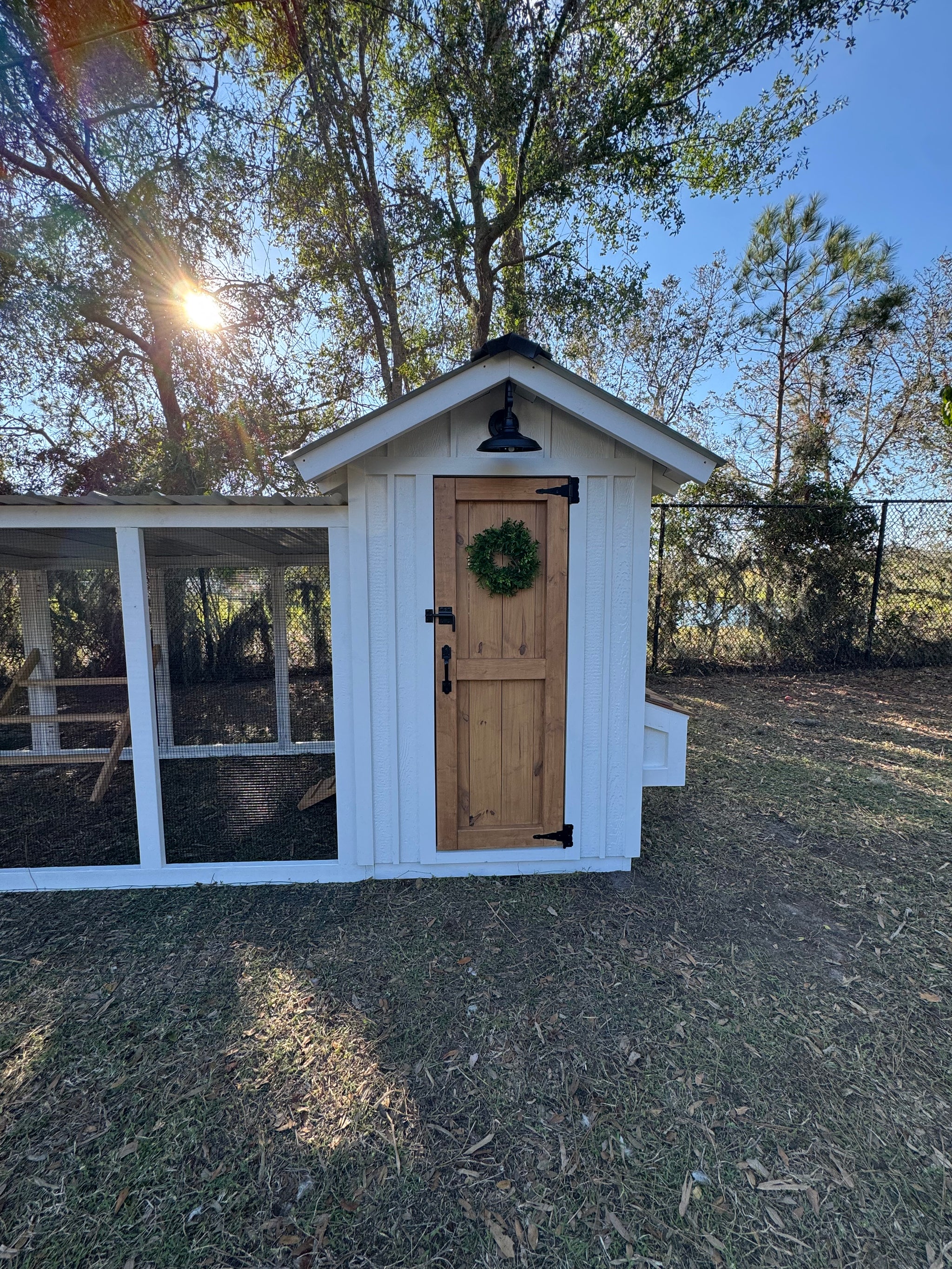 Farmhouse Walk-in Chicken Coop/Run – Southern Pines Custom Coops