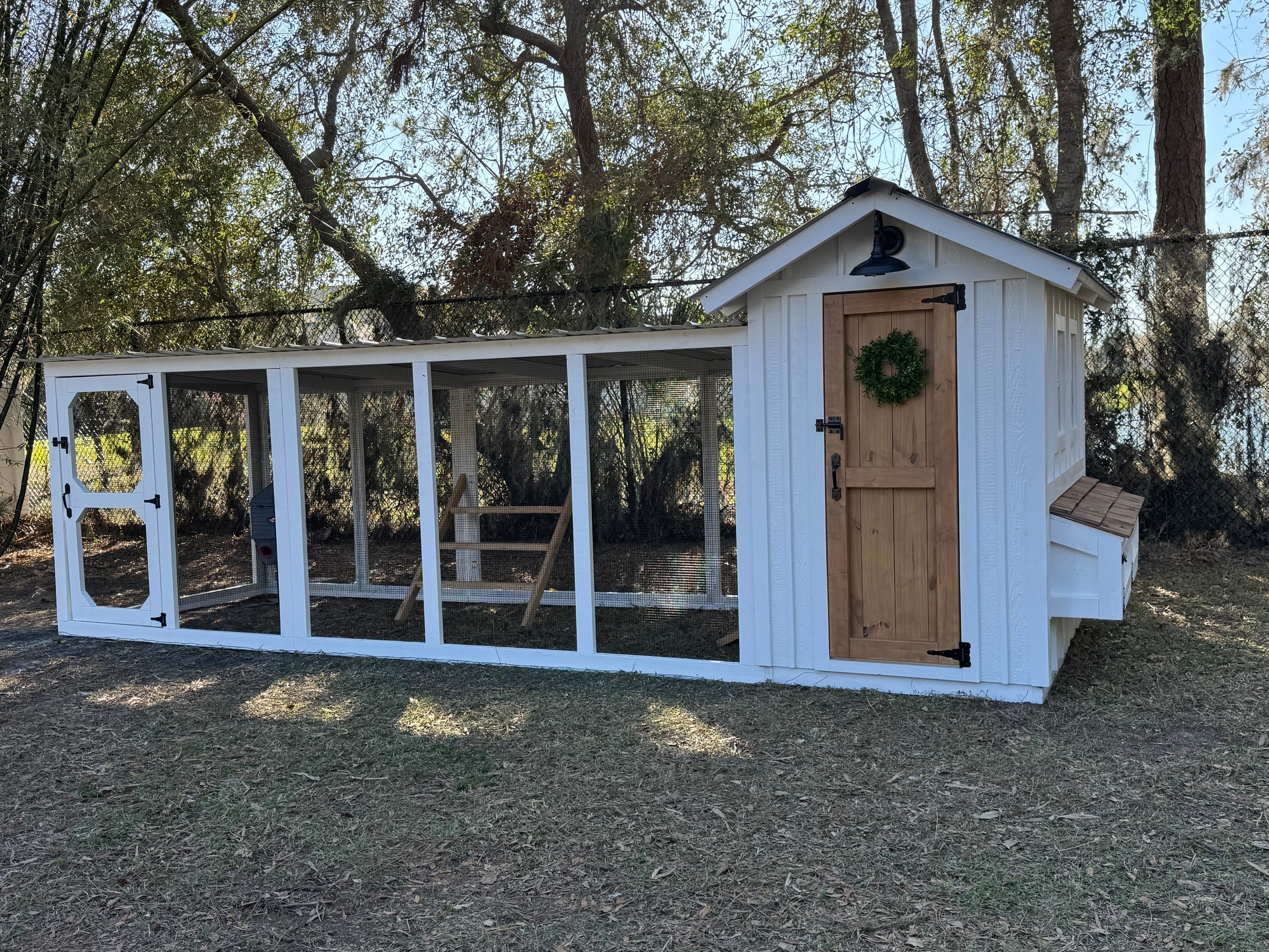 Farmhouse Walk-in Chicken Coop/Run – Southern Pines Custom Coops